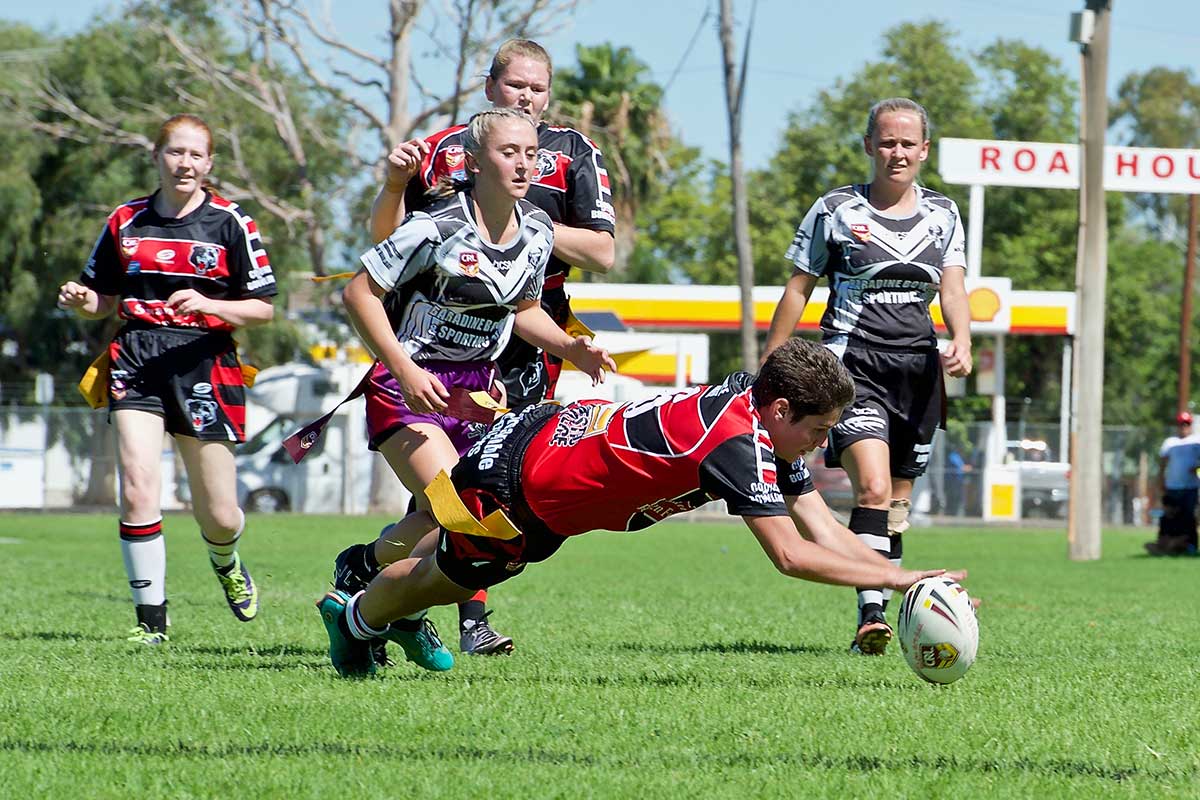 Tight tussle for the Bears | The Coonamble Times