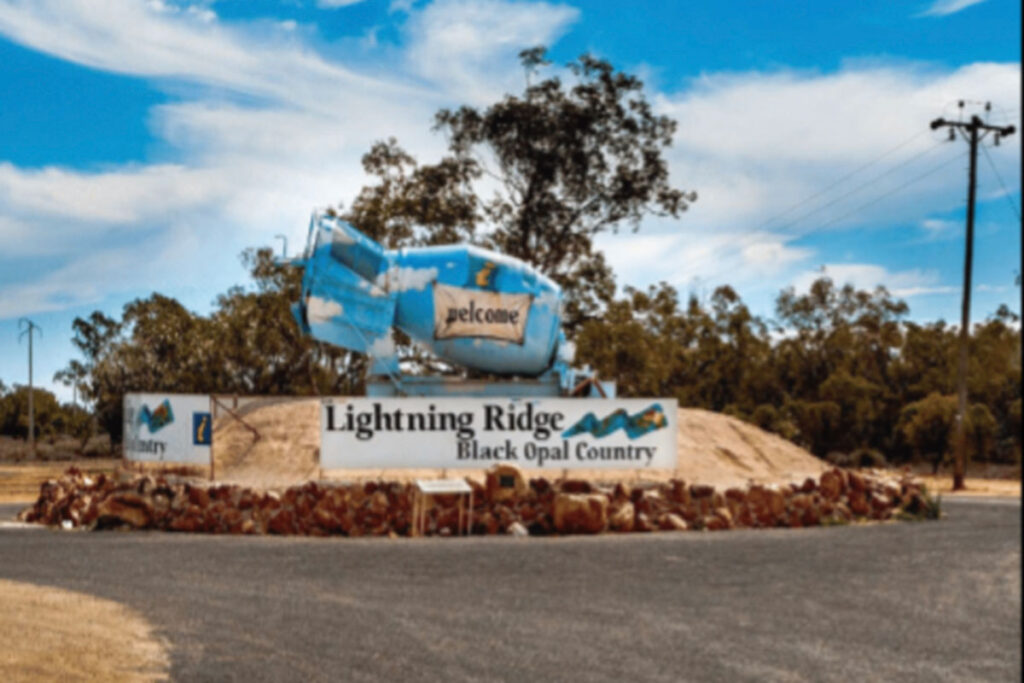 Lightning Ridge tourism bursts at the seams | The Coonamble Times