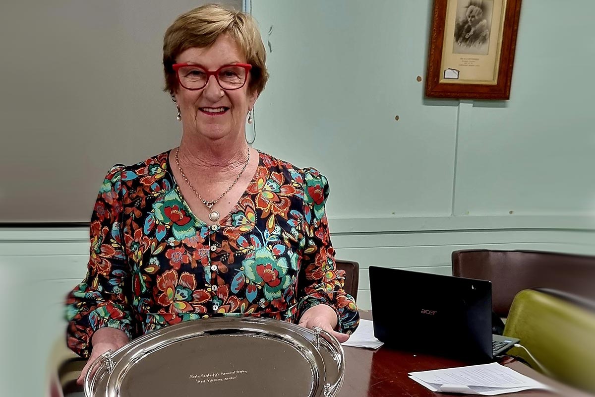 Lenore awarded for her warm welcome | The Coonamble Times