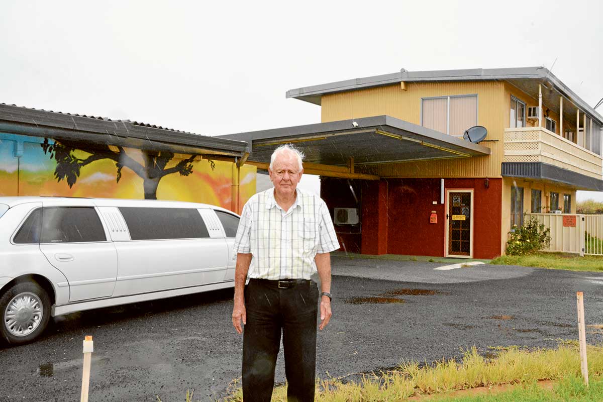 Bob Ware says goodbye to Artesian Motor Inn | The Coonamble Times