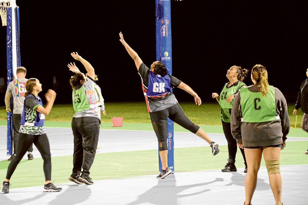 Mixed netball heats up | The Coonamble Times