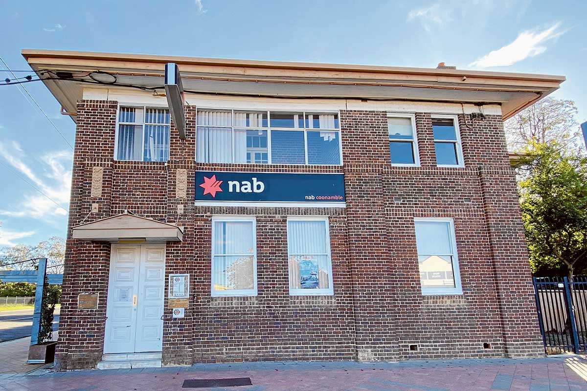 Shrinking banking services a big problem for the bush: Inquiry says a ...