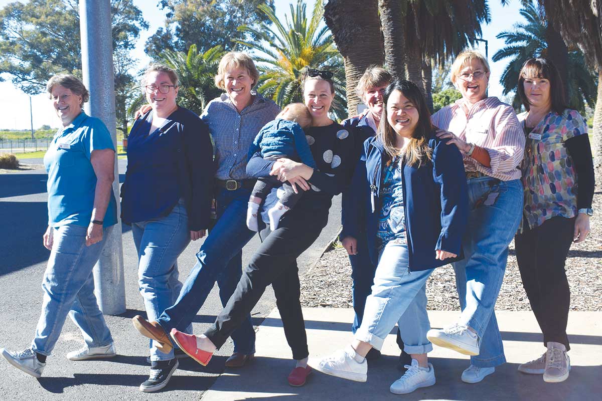 Local ‘jeanies’ for Genes pass their fundraising goal | The Coonamble Times