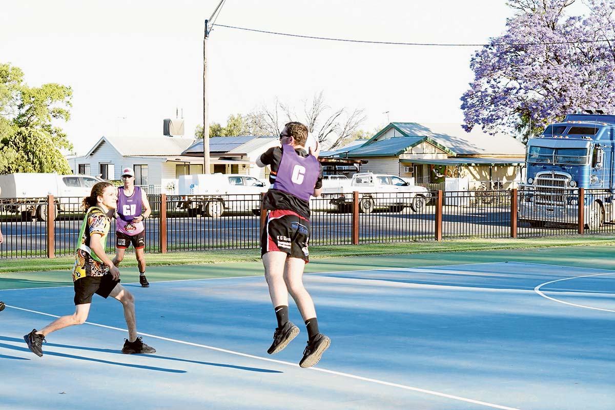 Tuesday night netball heats up | The Coonamble Times