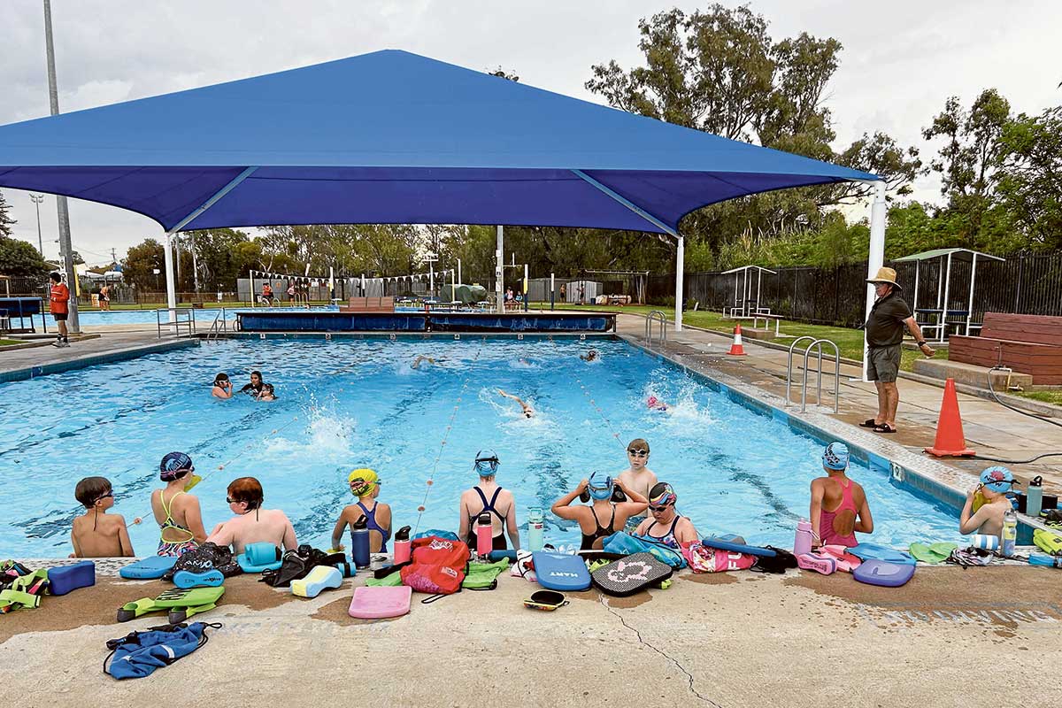 Swim training off to a splashing start | The Coonamble Times